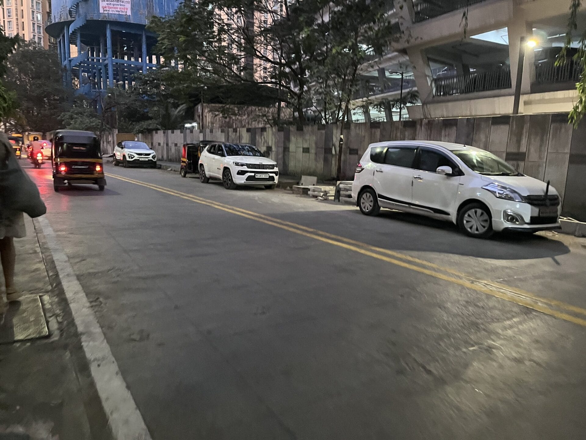 Traffic jam 24/7: When a Thane service road leads to mall, tech parks ...